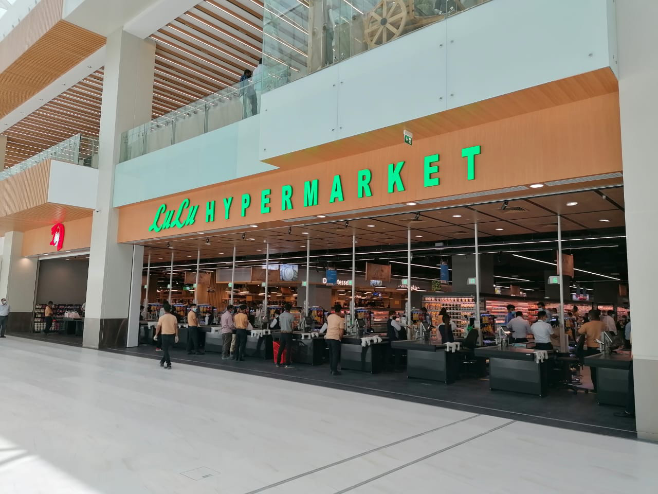 THE BIGGEST HYPERMARKET IN DUBAI - Arneg